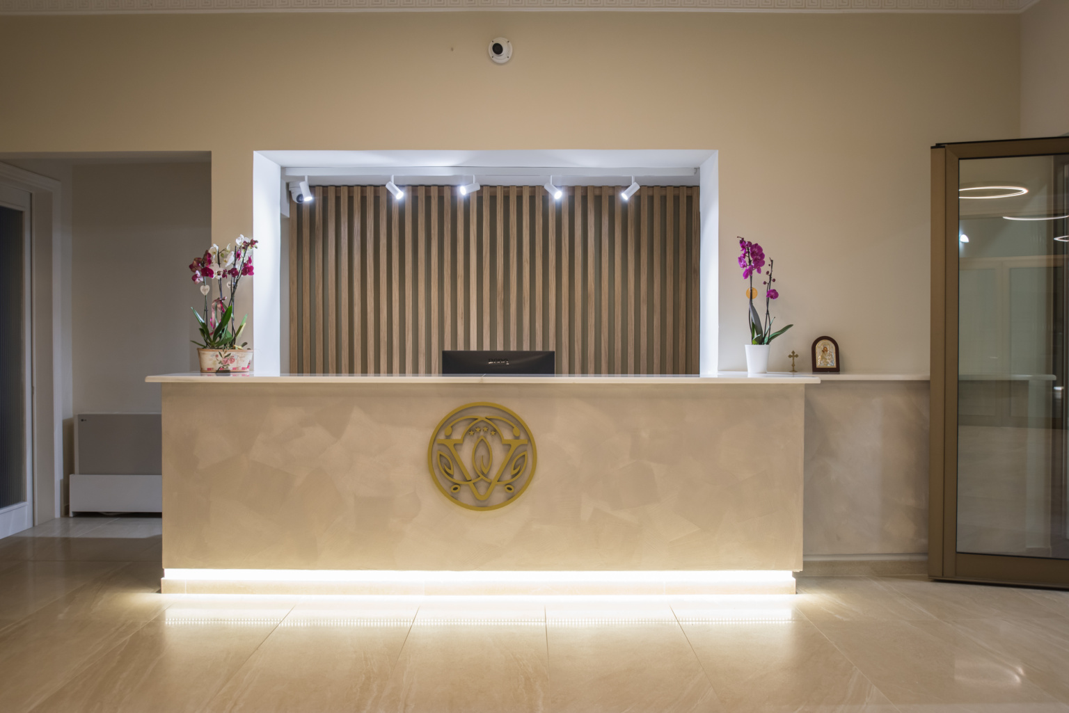 Historic & renovated Delphi 4 star hotel | V Hotel Delphi